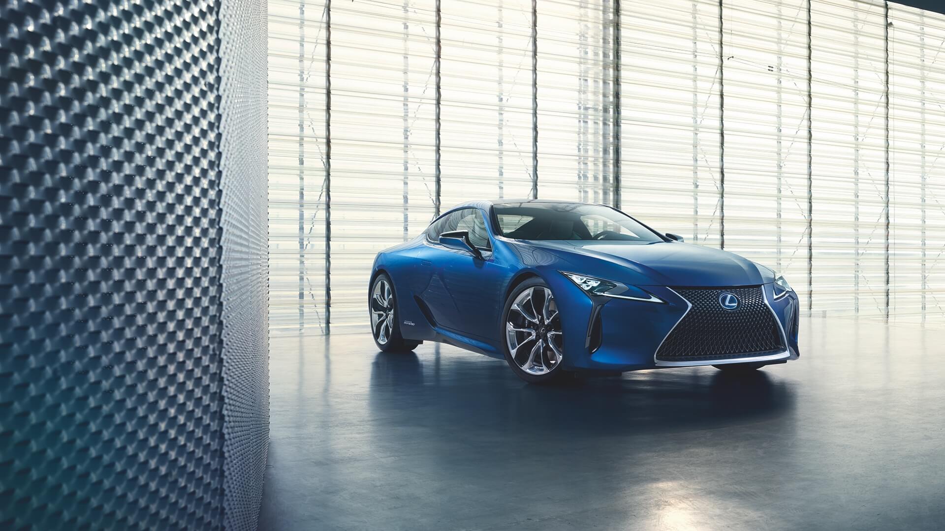 Lexus Hybrid Drive opladen zonder stekker | Lexus.nl