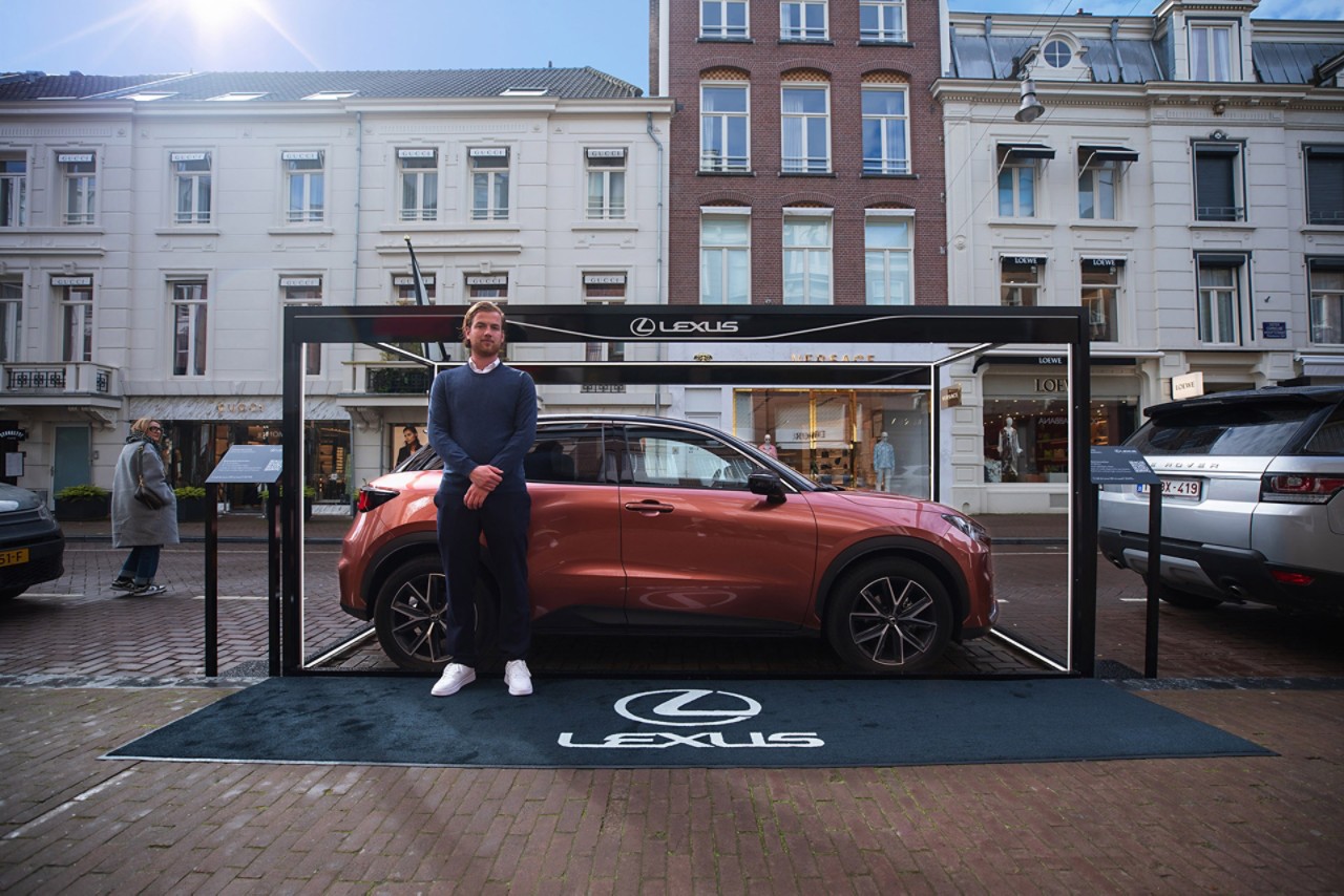 Lexus stunt met kleinste showroom van Nederland | Lexus.nl